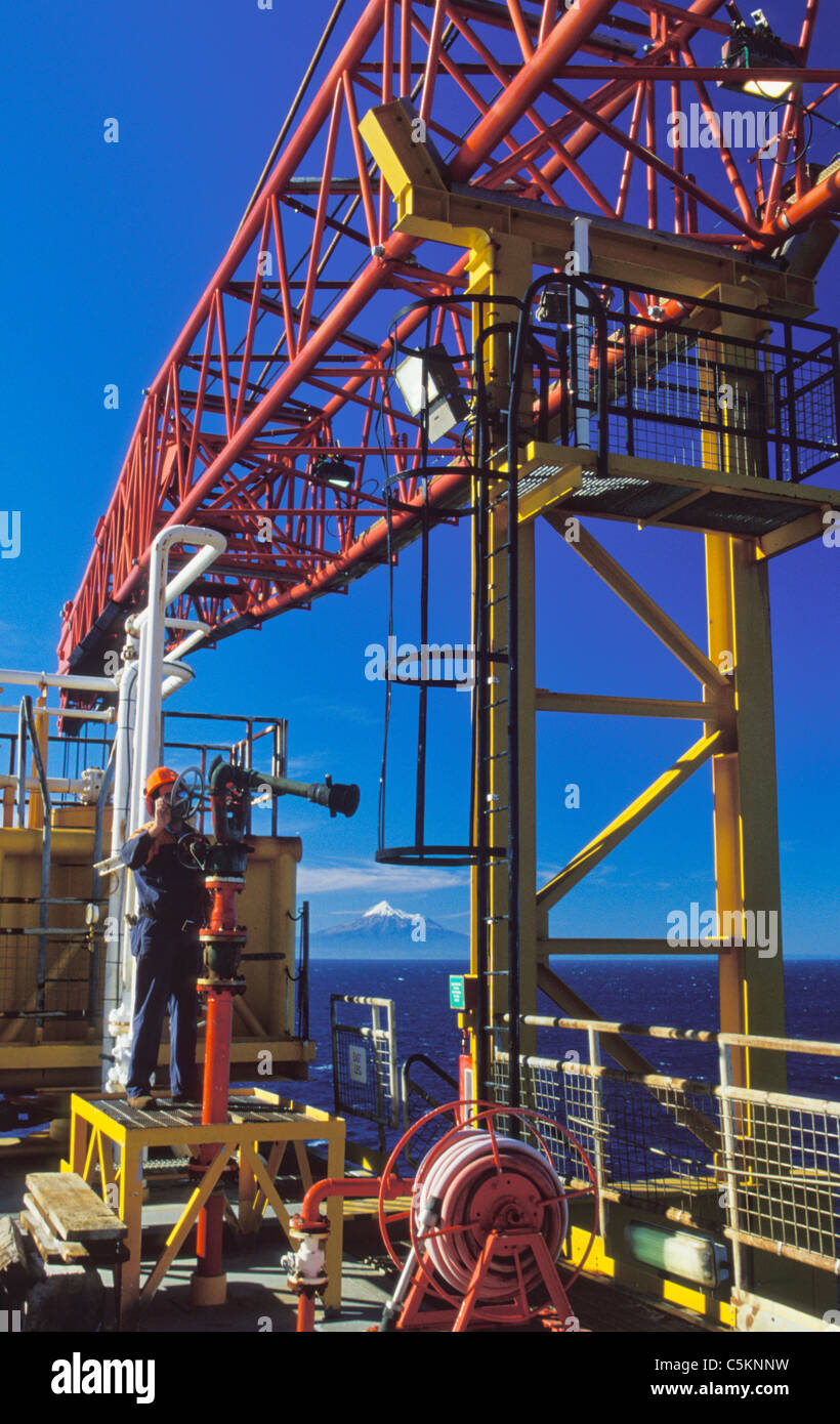 Onboard offshore oil drilling rig hi-res stock photography and images ...