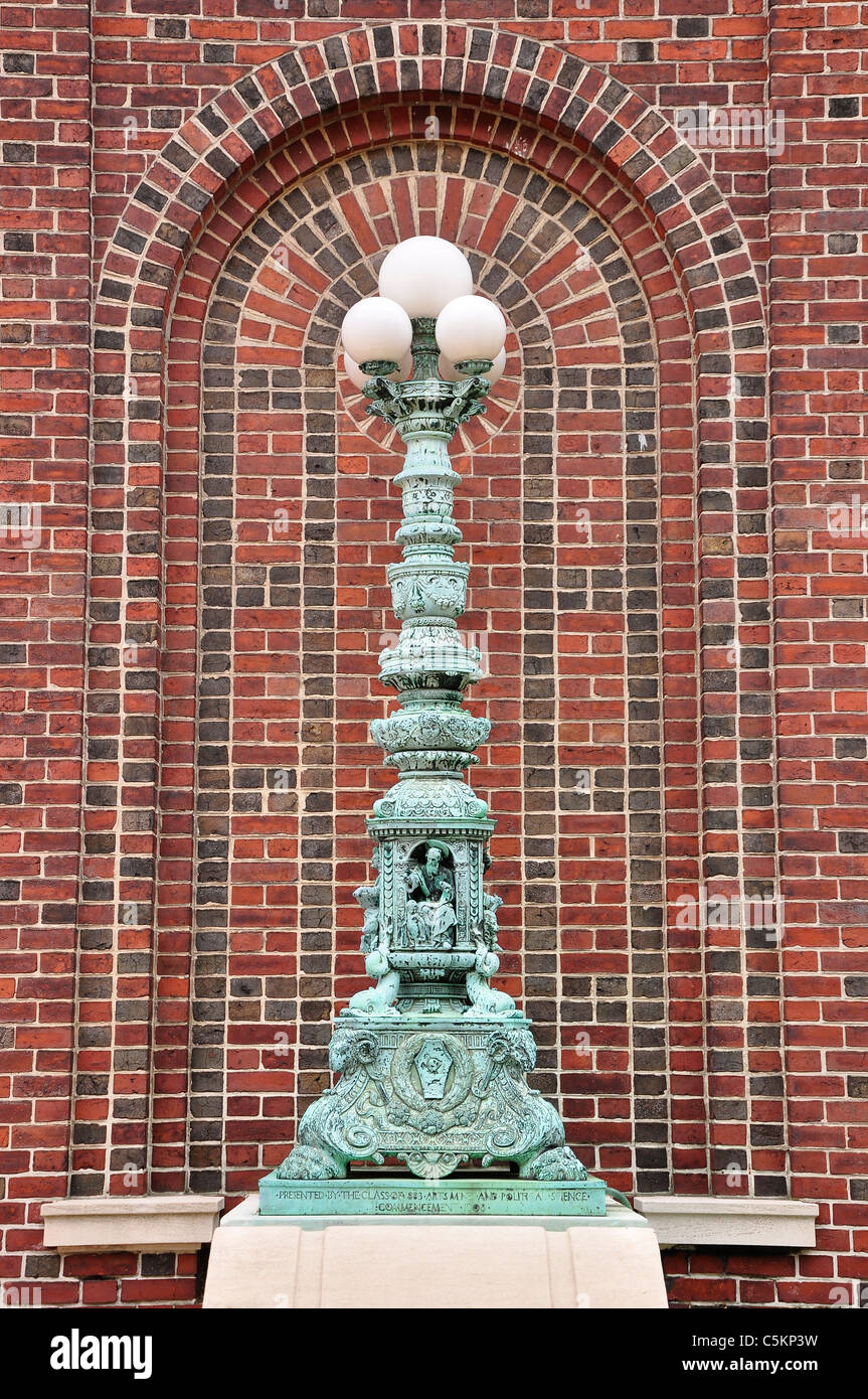 Old lamp post hi-res stock photography and images - Alamy