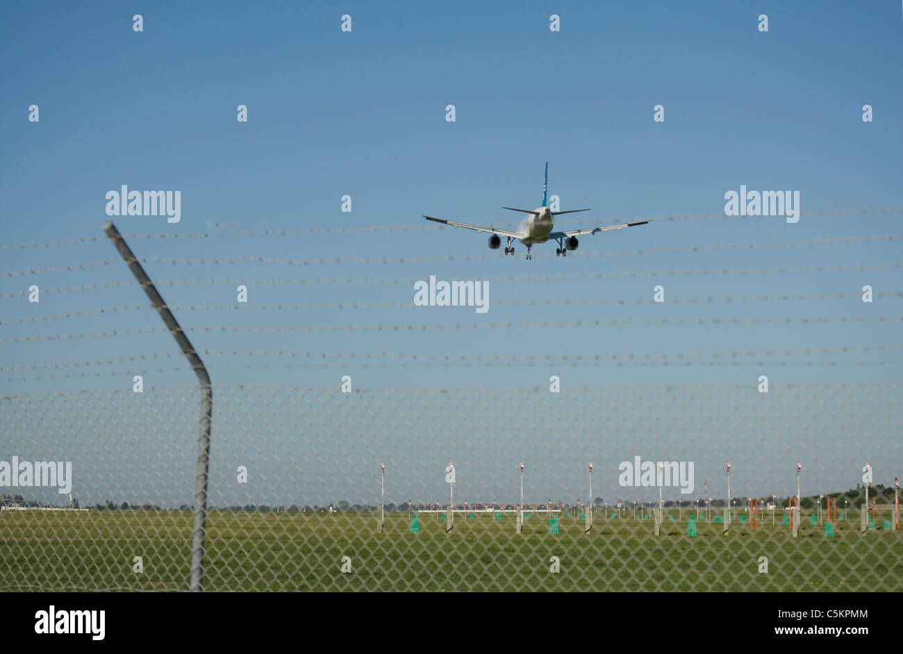 Airbus a320 airliner rear view hi-res stock photography and images - Alamy
