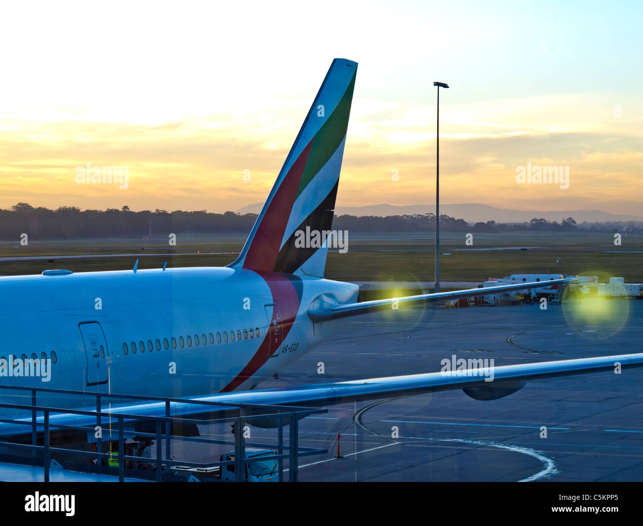 Aircraft at terminal hi-res stock photography and images - Alamy