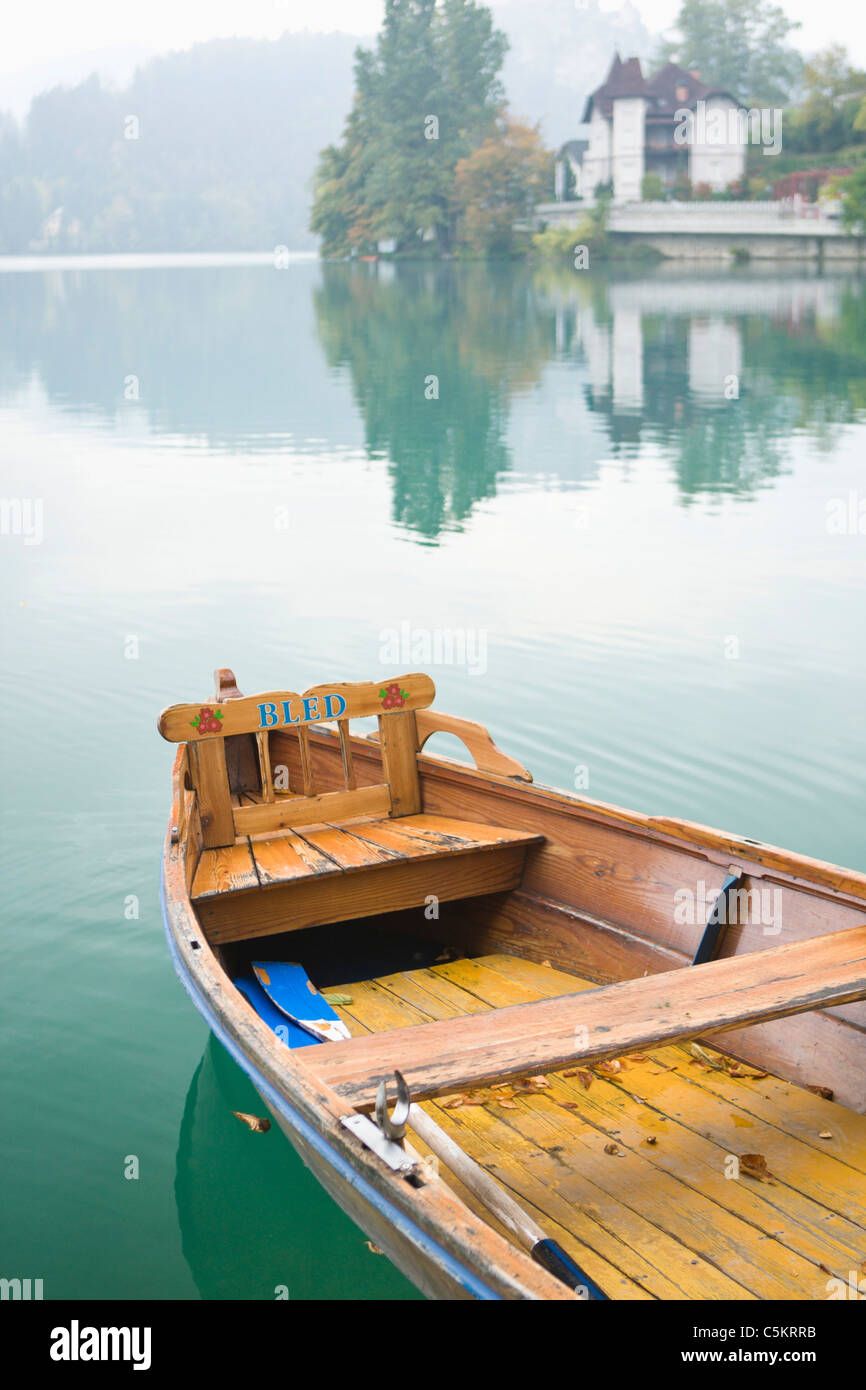 Row boats hi-res stock photography and images - Alamy
