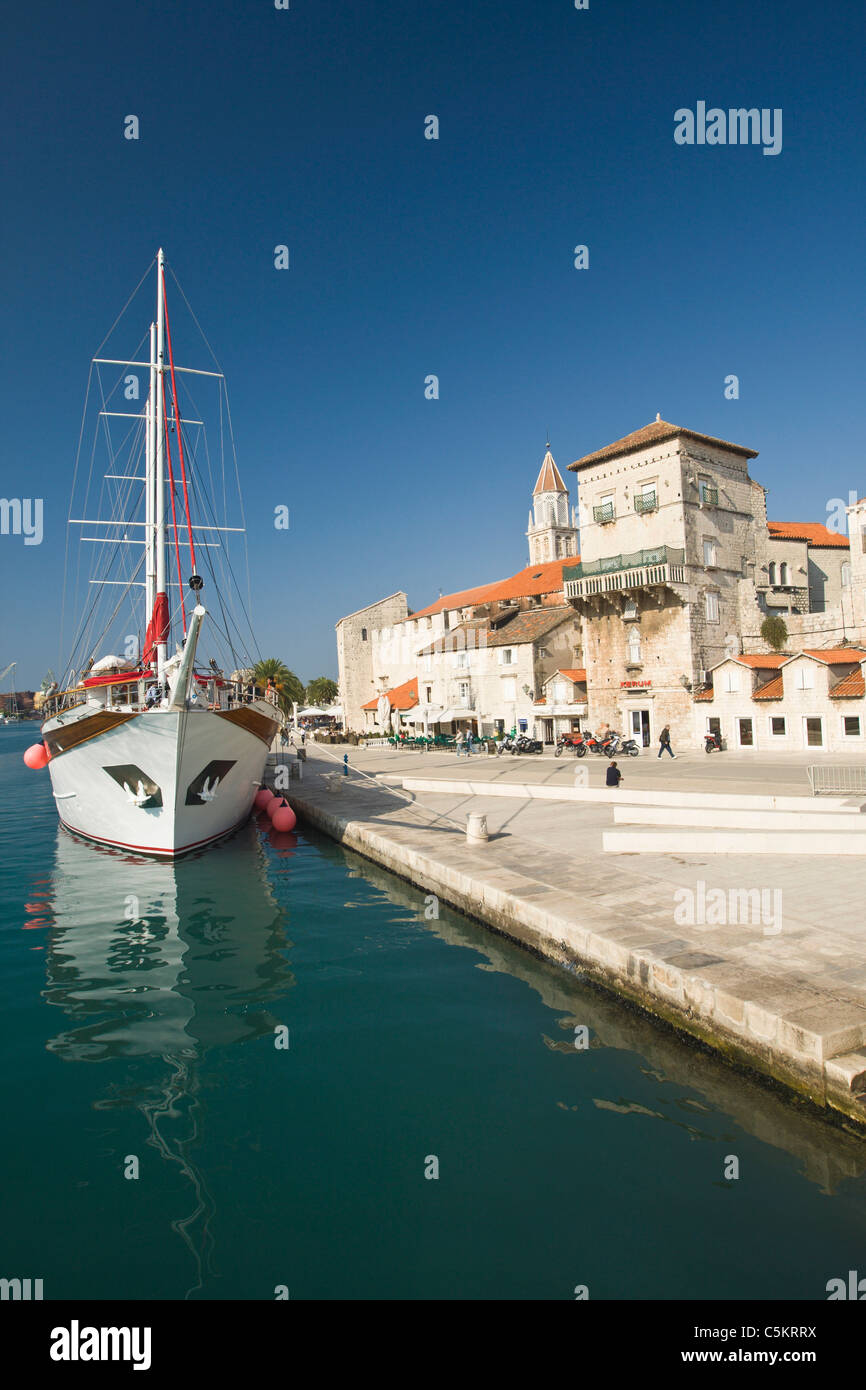 The Riva or seaside promenade with active shops and cafes in the ...