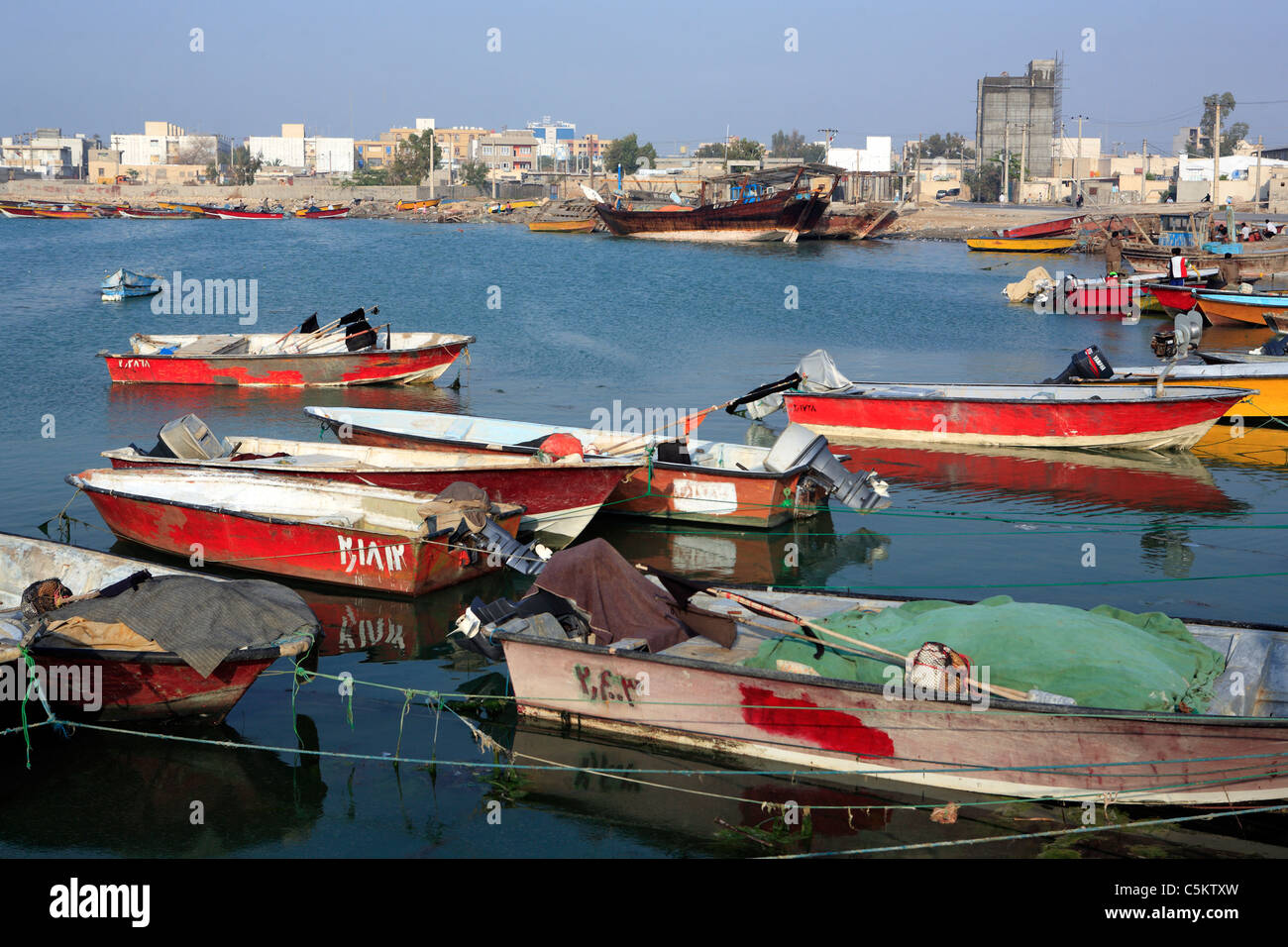 Traditional persian gulf bandari hi-res stock photography and images ...