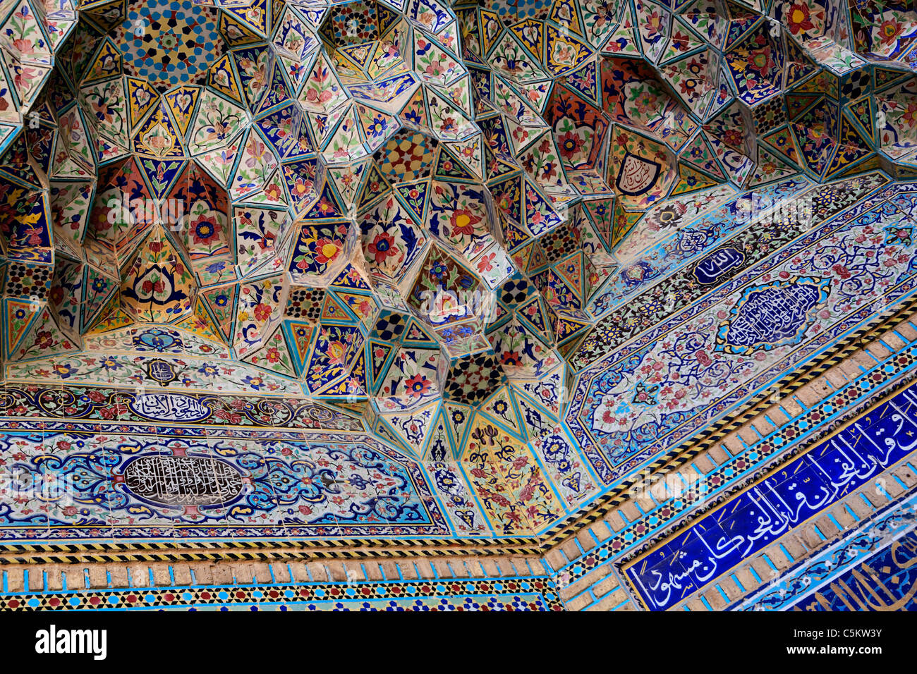Shiraz mosque hi-res stock photography and images - Alamy