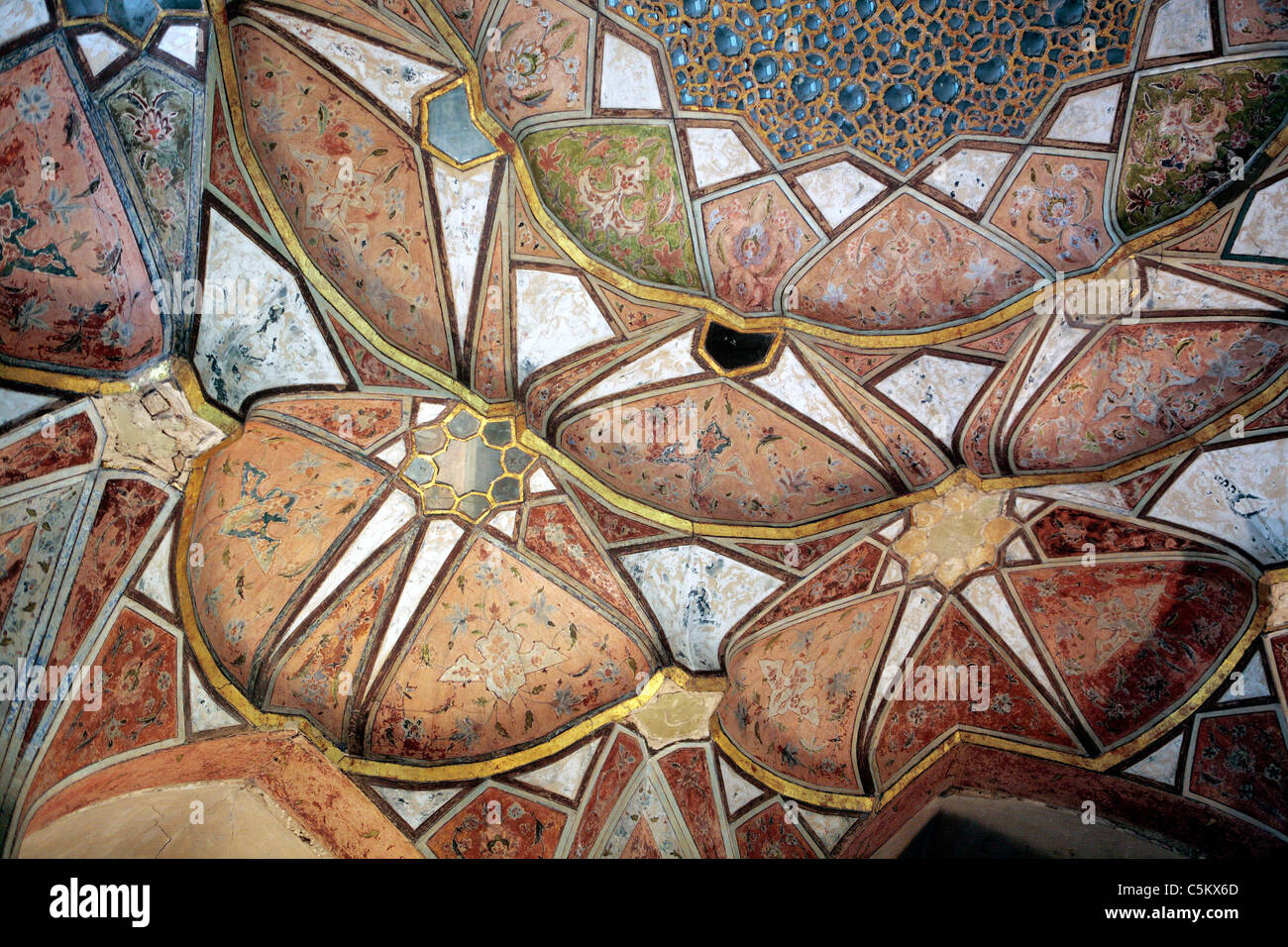 Hasht-Behesht palace (1669), Isfahan, Iran Stock Photo - Alamy