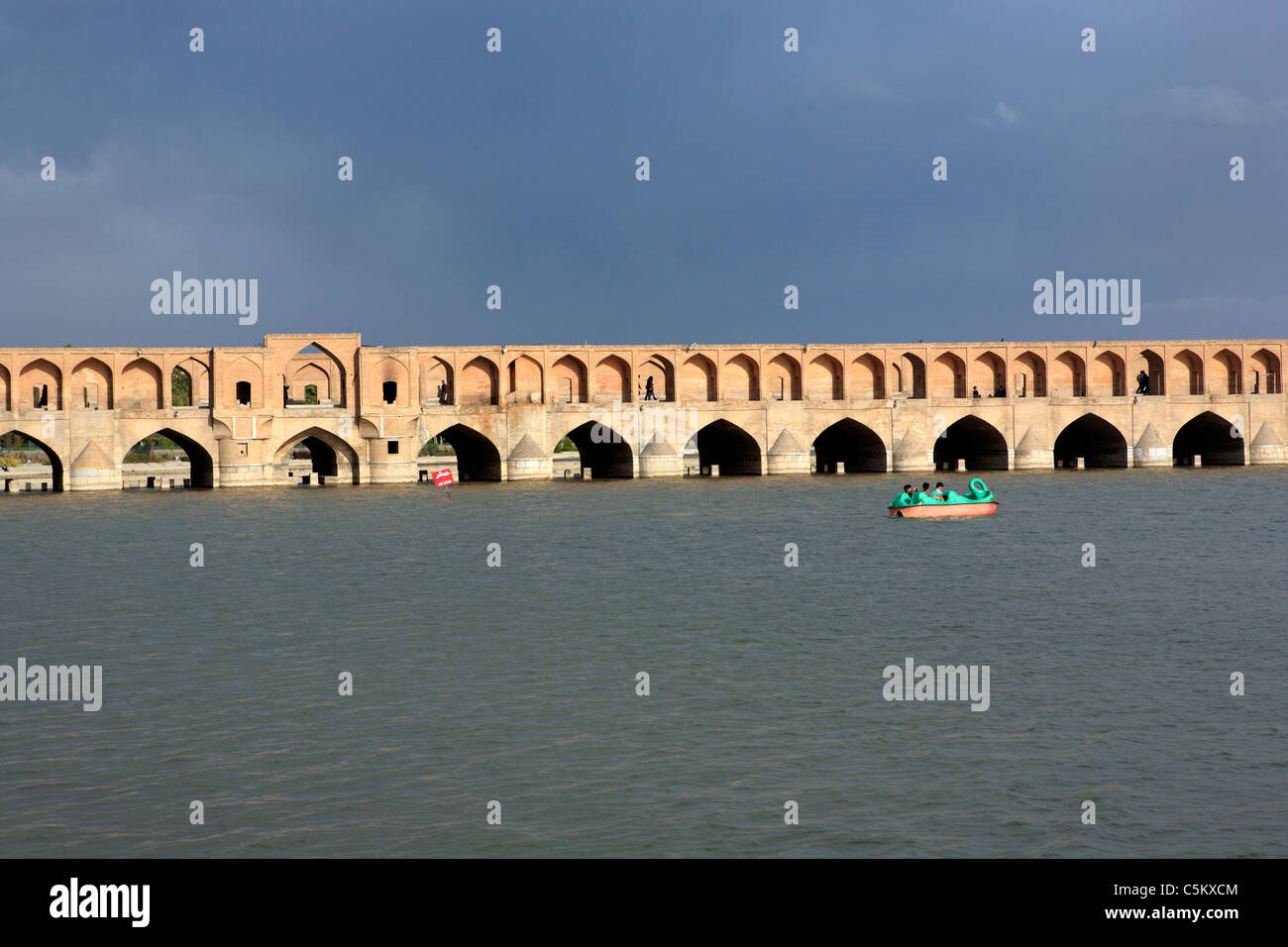 Isfahan bridge hi-res stock photography and images - Alamy