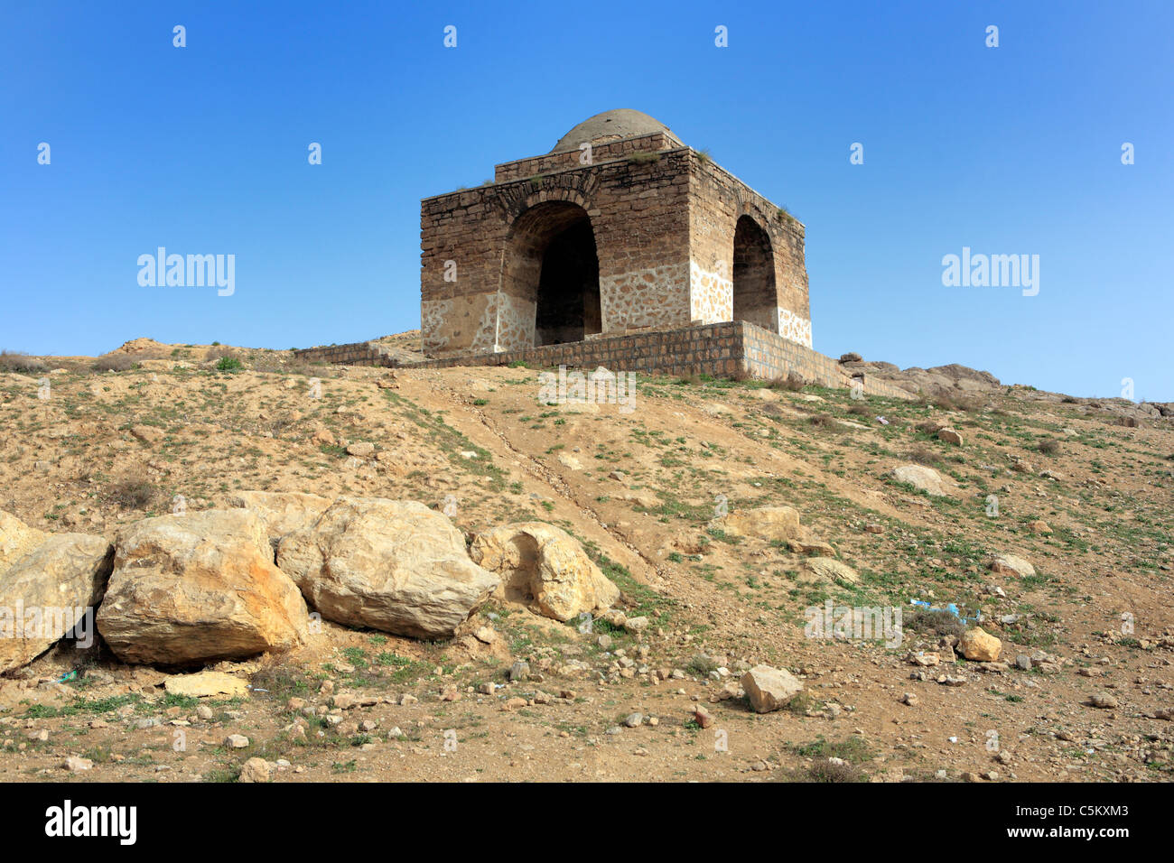 Zoroastrianism fire altar hi-res stock photography and images - Alamy
