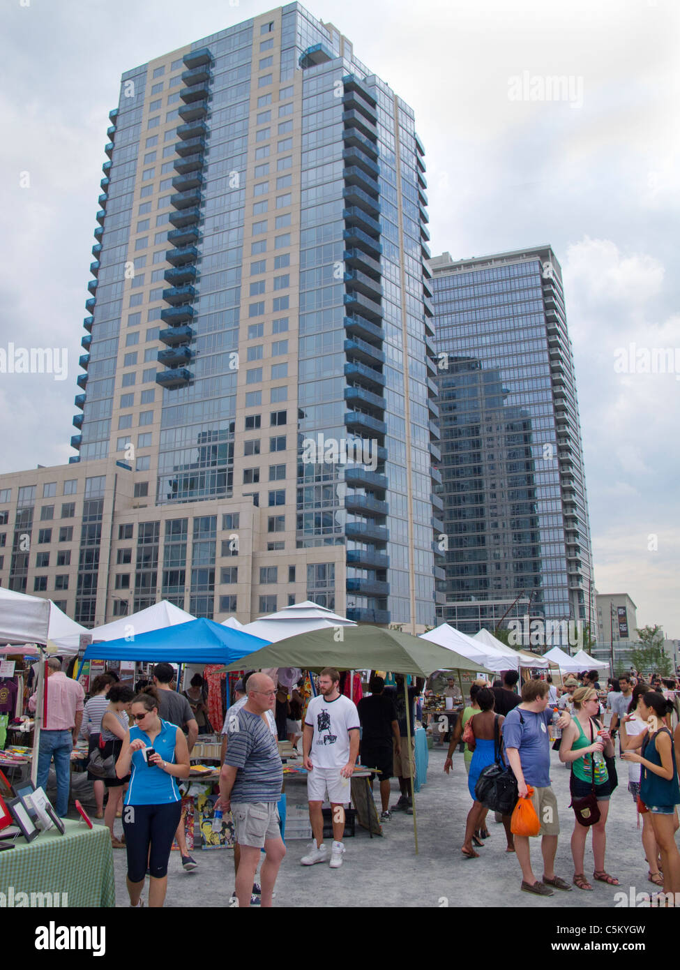 Brooklyn flea market skyline hi-res stock photography and images - Alamy