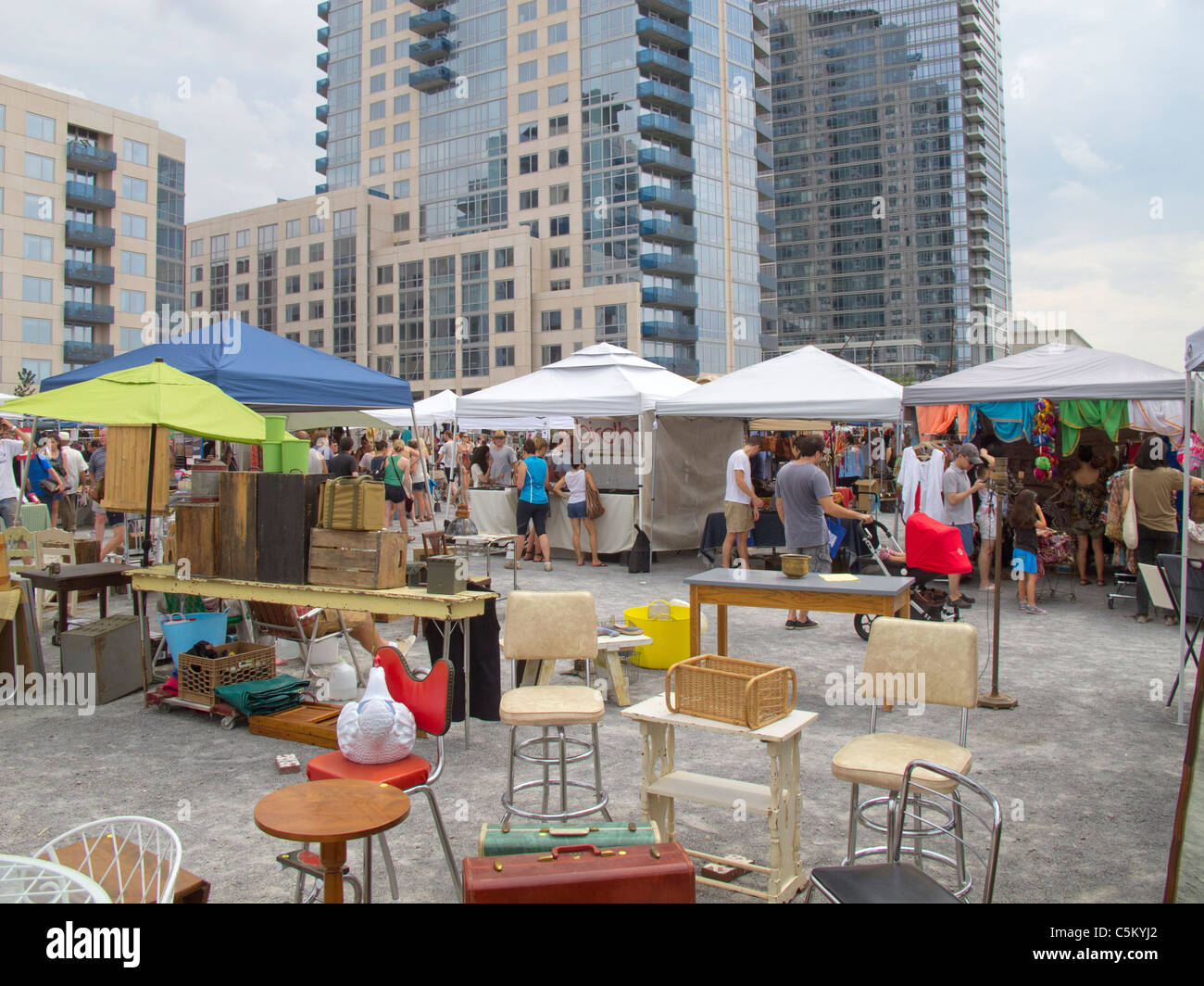 Brooklyn flea market skyline hi-res stock photography and images - Alamy