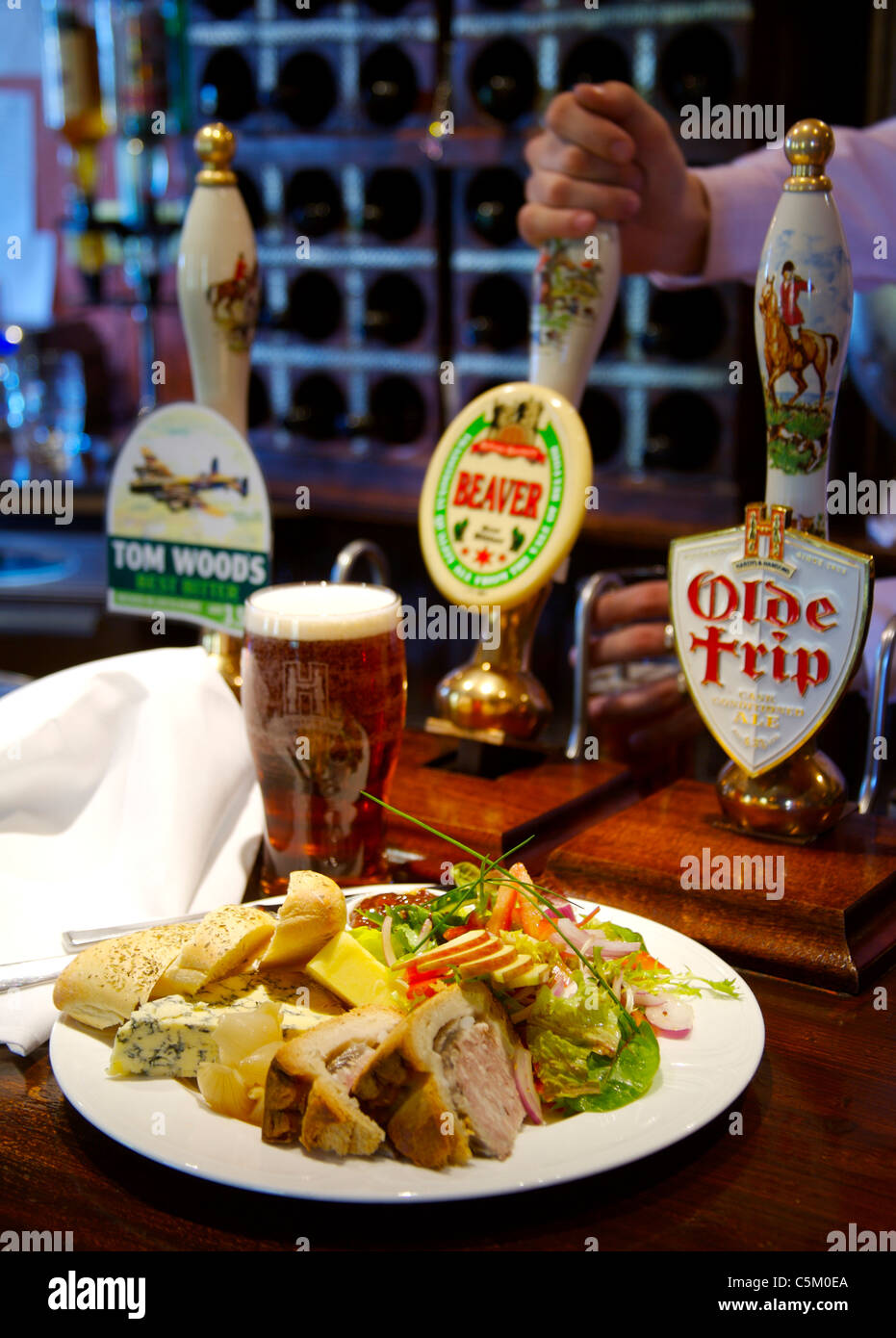 Ploughman's lunch hi-res stock photography and images - Alamy