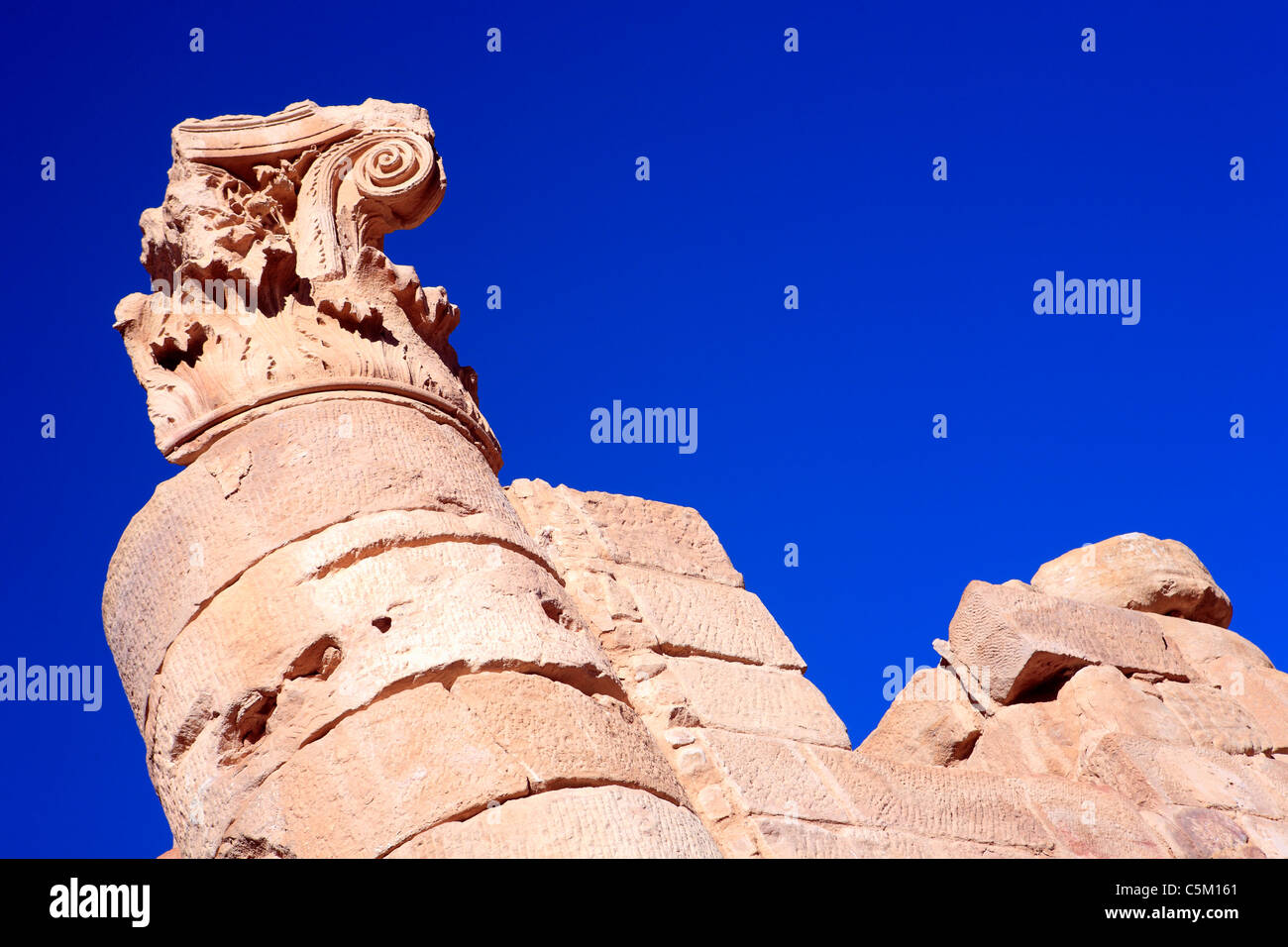 The great temple of petra hi-res stock photography and images - Alamy