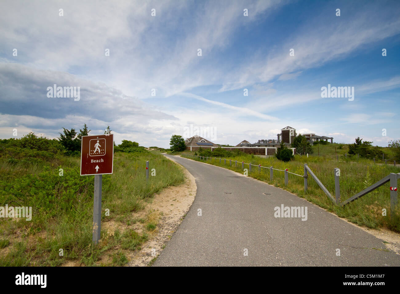 Sandy Hook State Park – National Gateway Area - trail with amenities ...