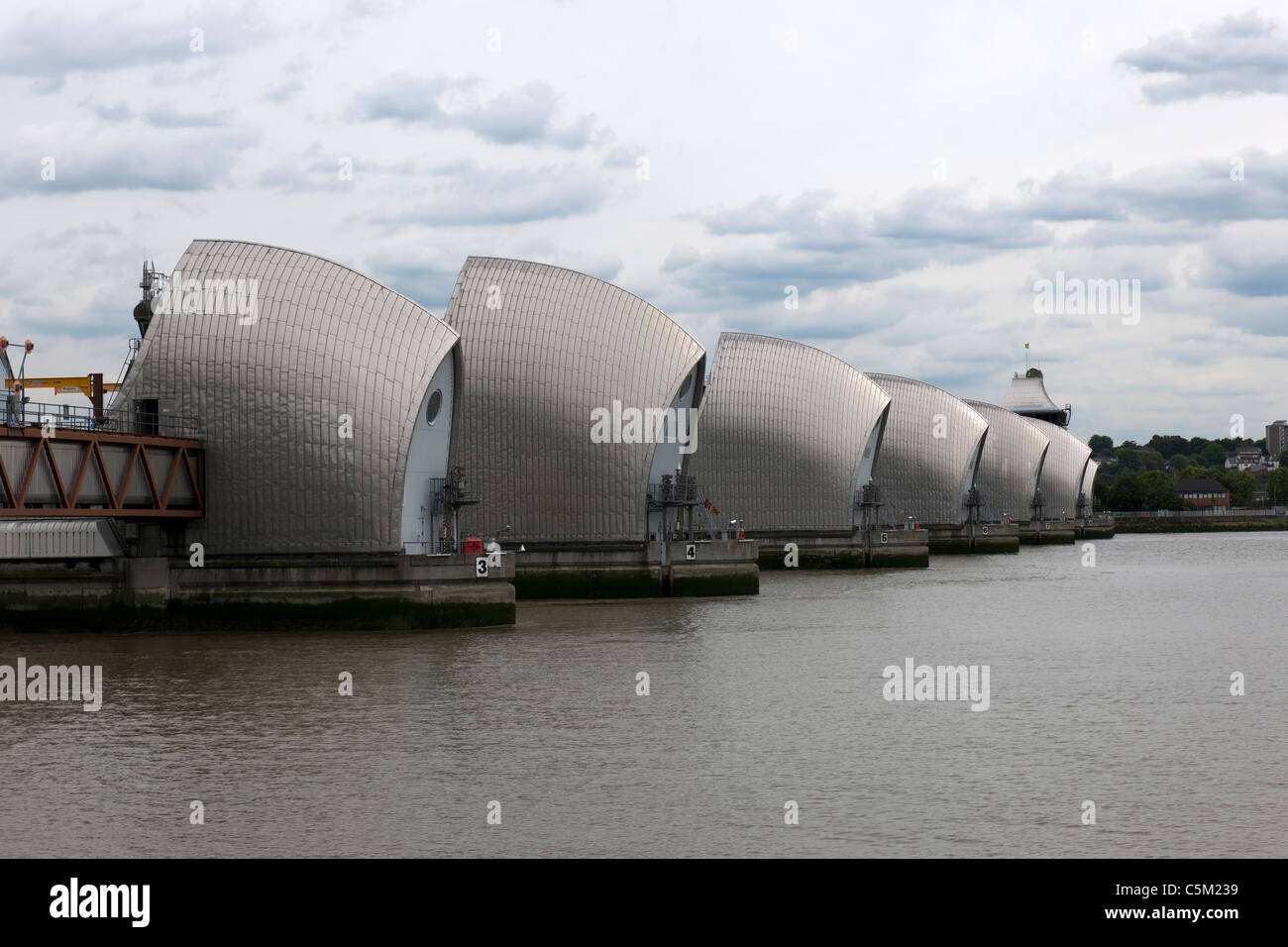 Thames barrier closed hi-res stock photography and images - Alamy