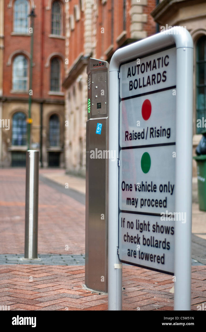 Automatic bollards hi-res stock photography and images - Alamy