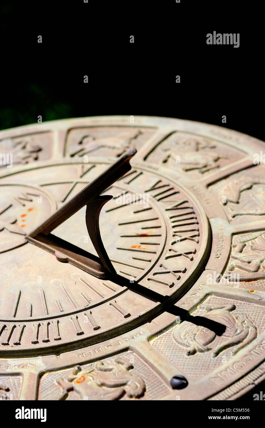 Roman Sundial Stock Photos & Roman Sundial Stock Images - Alamy