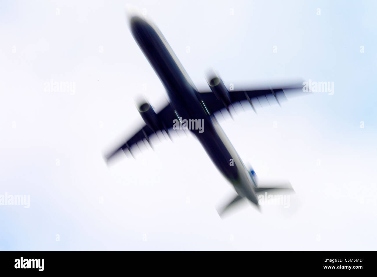 Planes in flight from below Stock Photo - Alamy