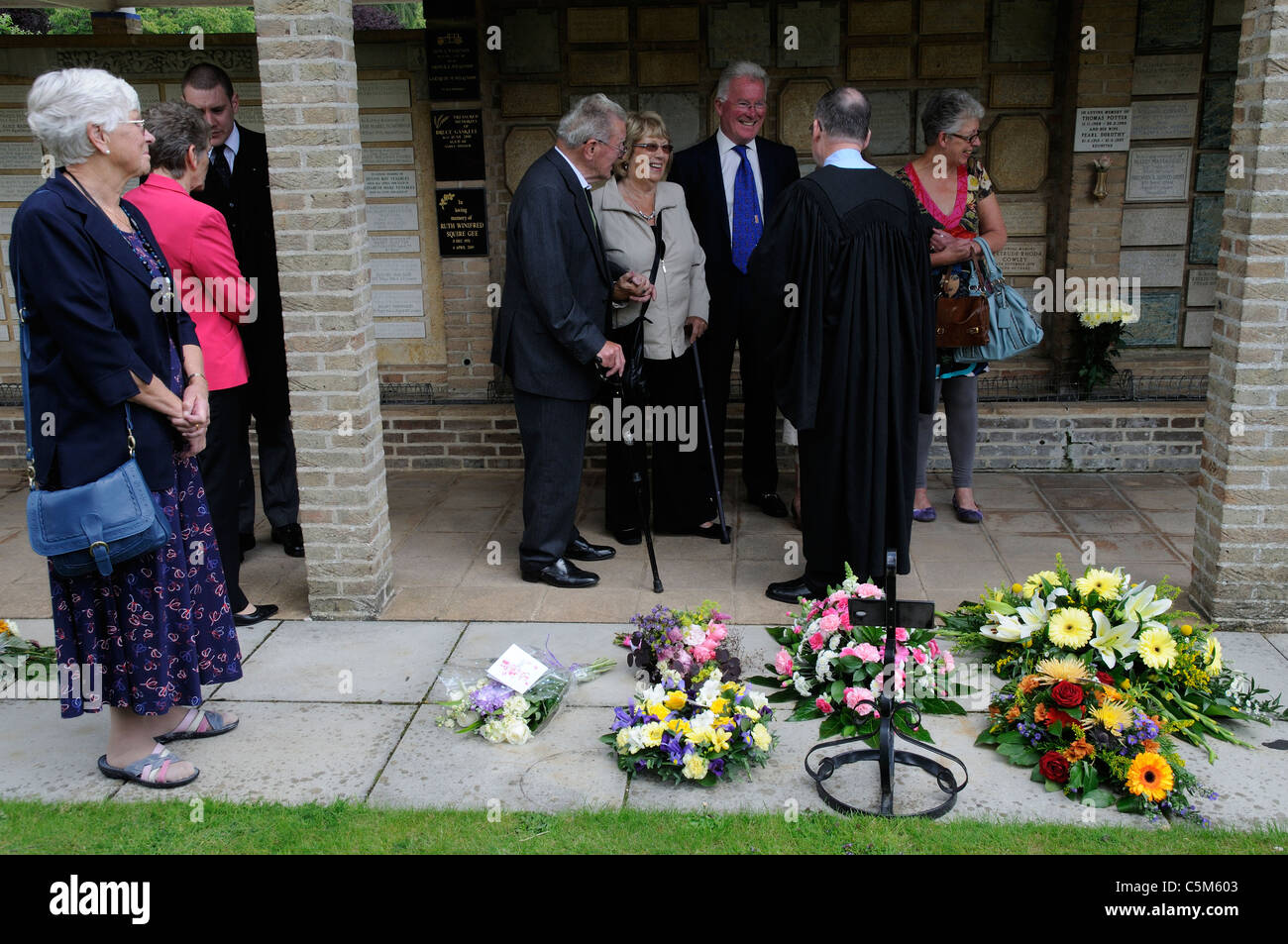 Bereavement ceremony crematorium hi-res stock photography and images ...