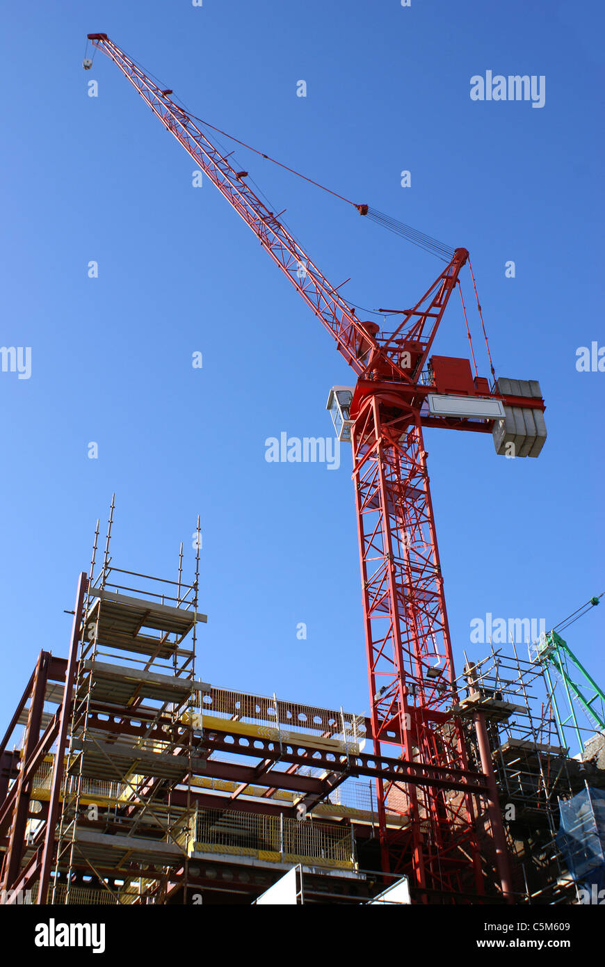 Red jib crane hi-res stock photography and images - Alamy