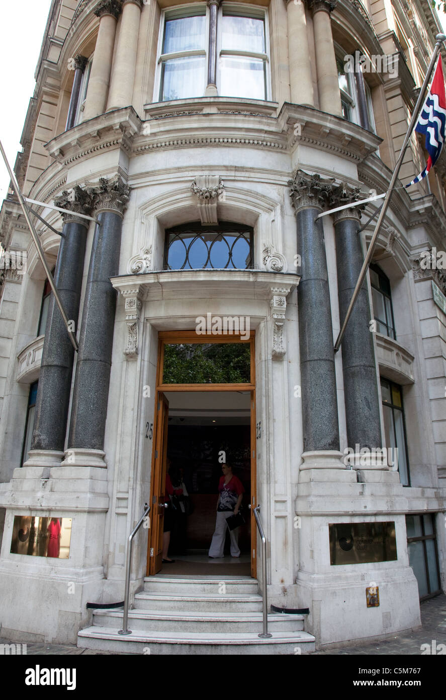 The royal commonwealth society hi-res stock photography and images - Alamy