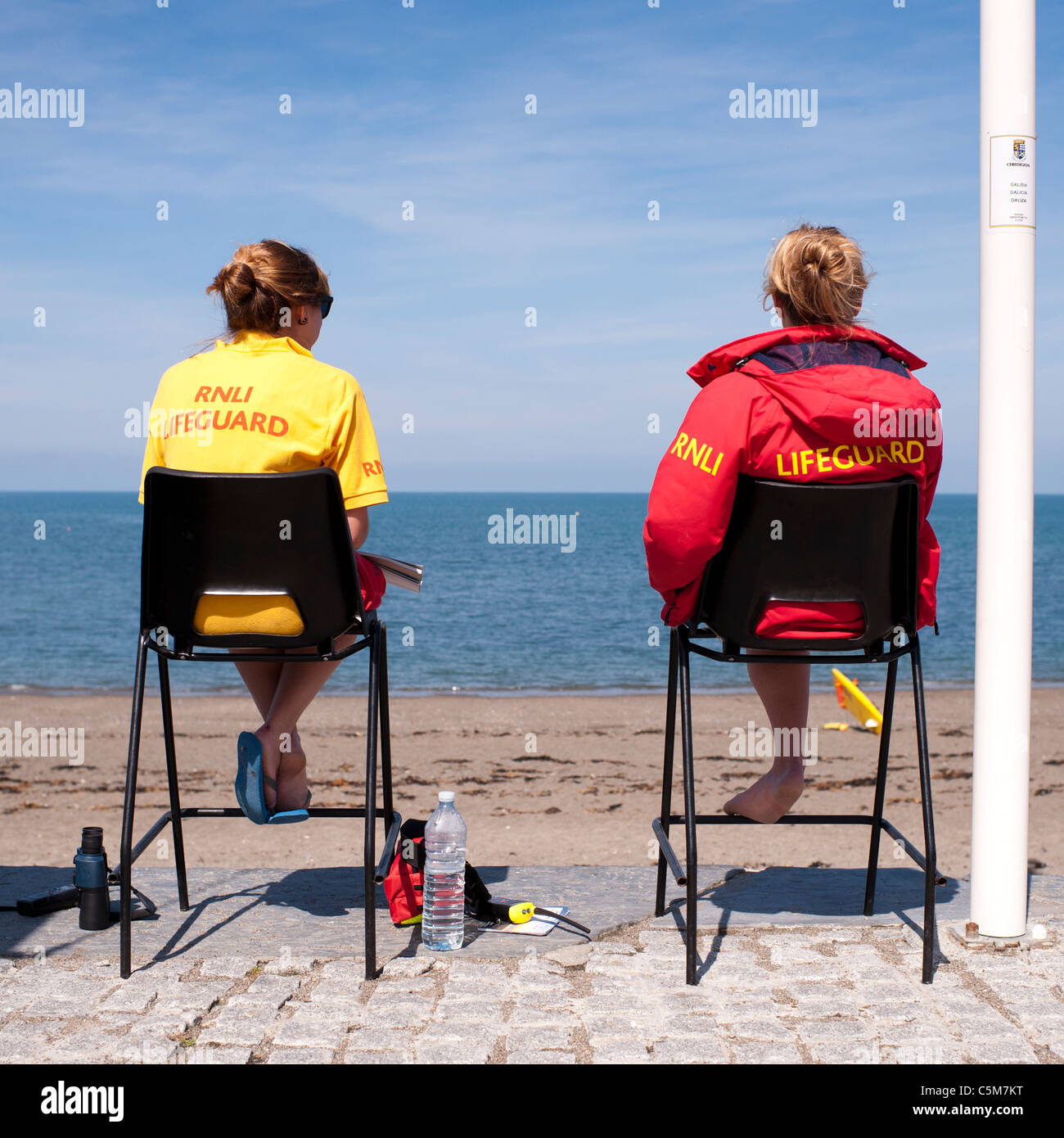 Rnli Lifeguard Rnli Lifeguards High Resolution Stock Photography and ...