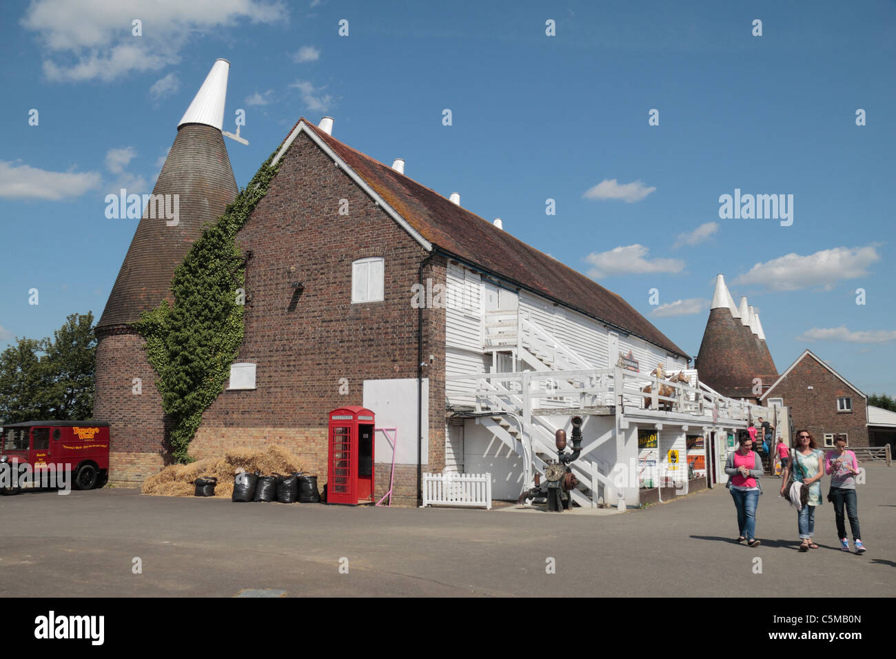 Hop farm family park hi-res stock photography and images - Alamy