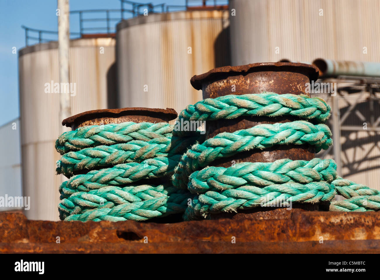 Silos shipping hi-res stock photography and images - Alamy