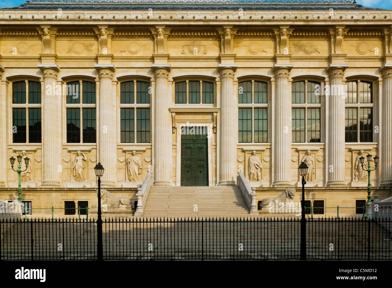 Law courts Of Paris, France Stock Photo - Alamy