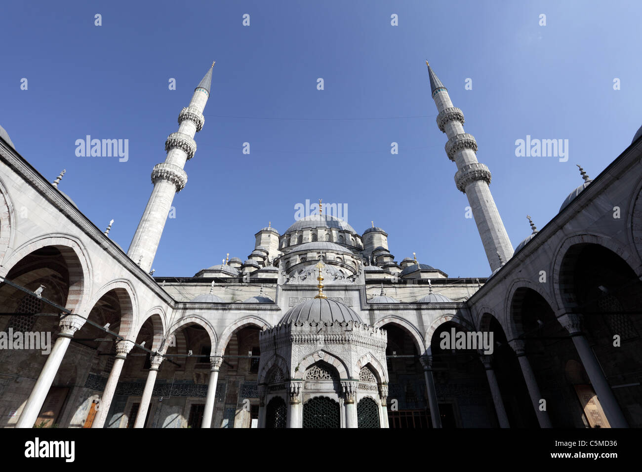 The New Mosque (Yeni Camii) in Istanbul, Turkey Stock Photo - Alamy