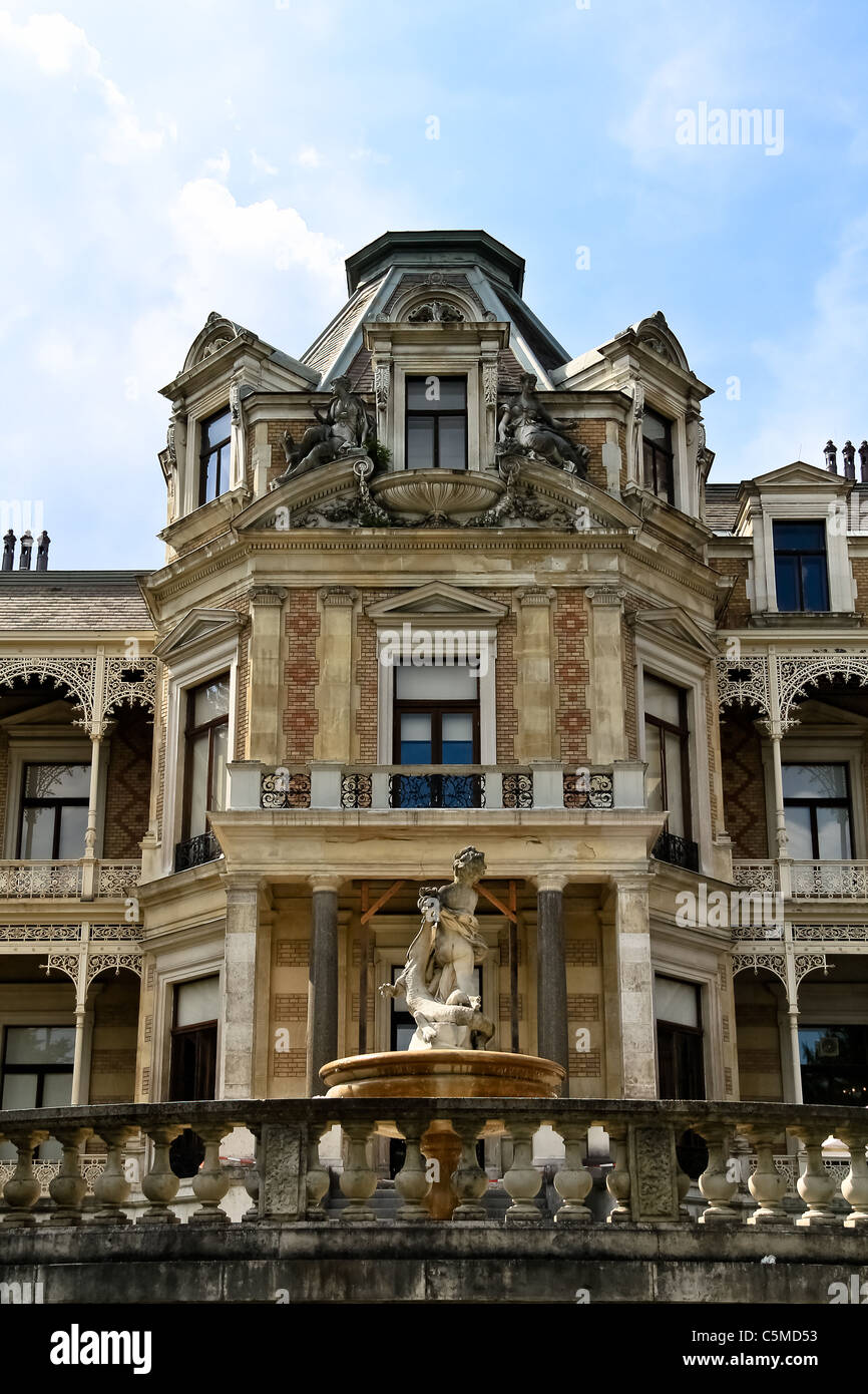 Facade of an old villa hi-res stock photography and images - Alamy