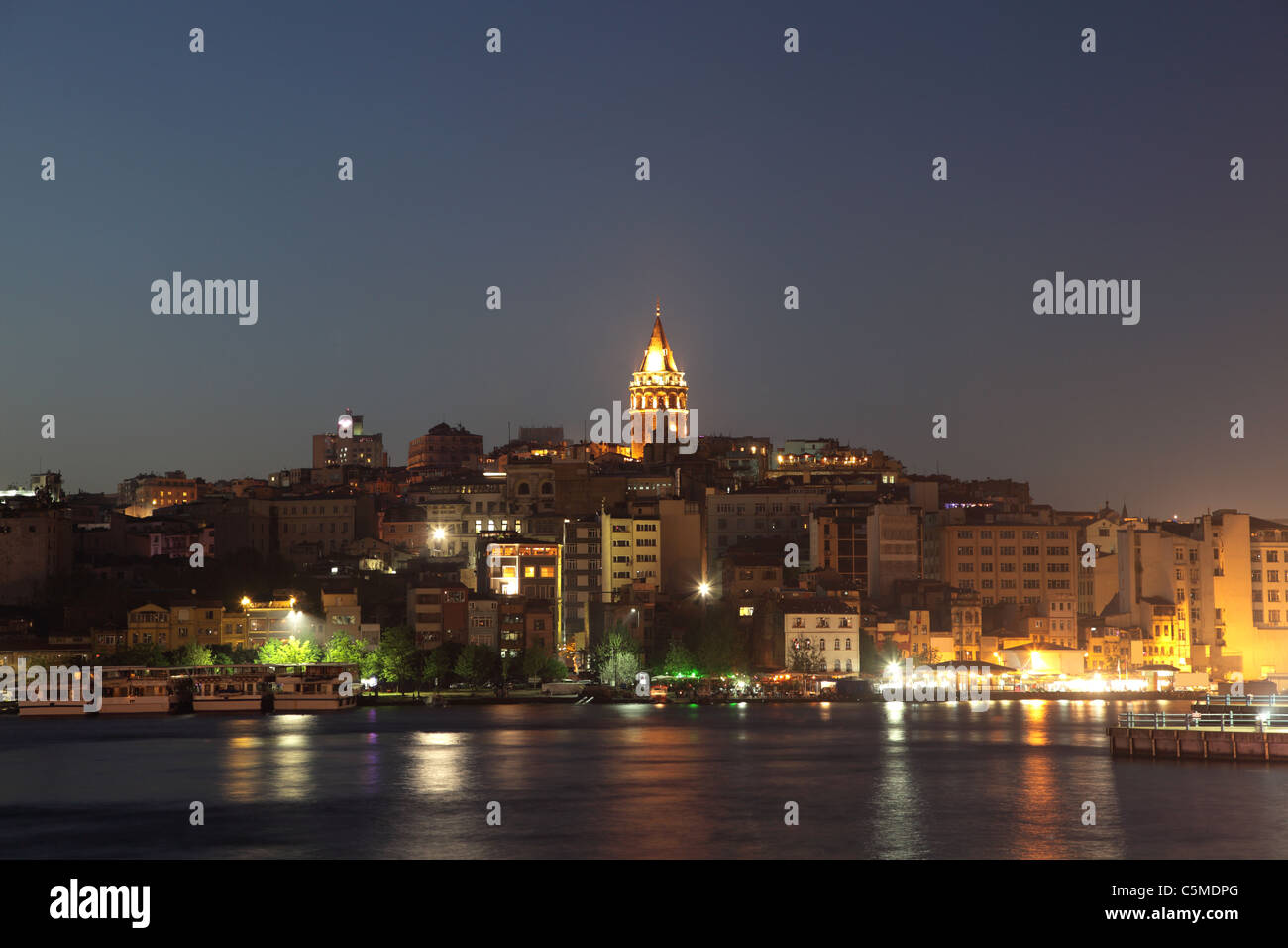 Istanbul by night hi-res stock photography and images - Alamy