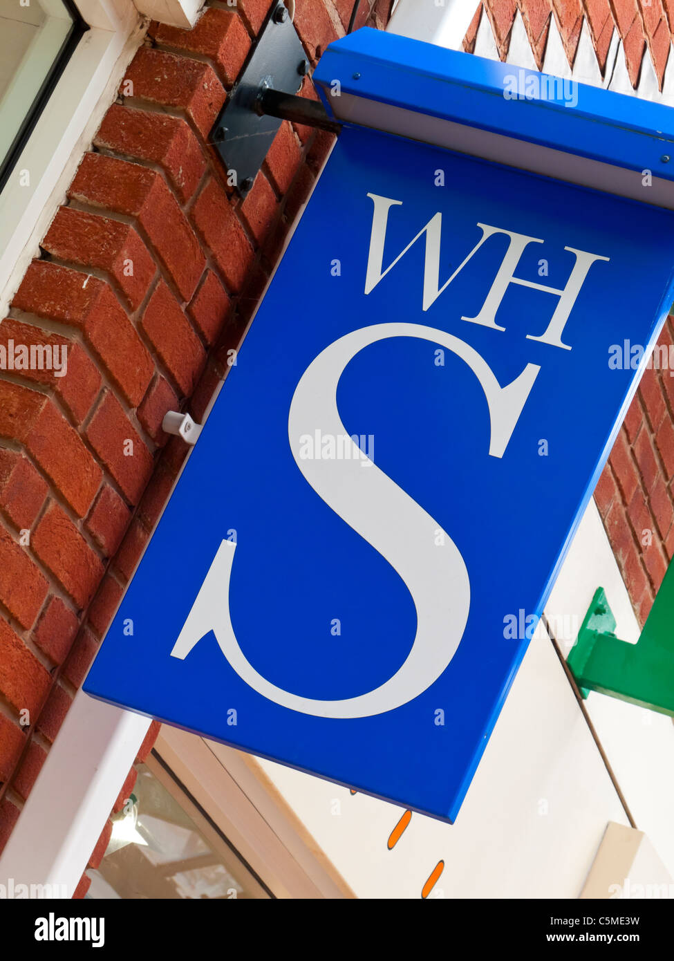 W h smith logo hi-res stock photography and images - Alamy