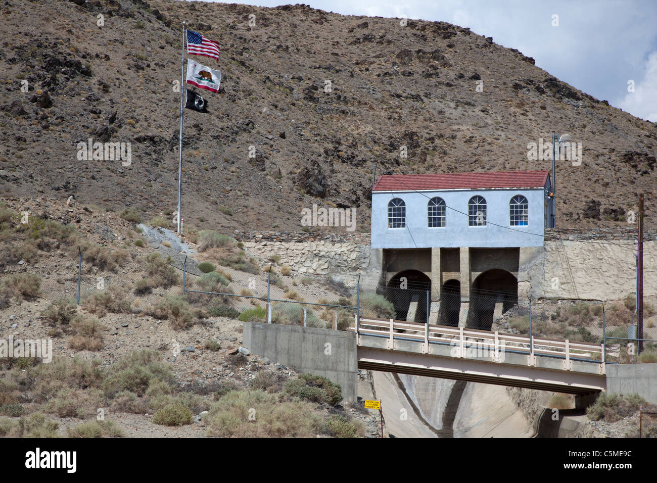 The Alabama Gates on the Los Angeles Aqueduct Stock Photo - Alamy