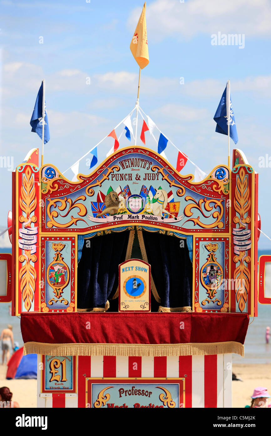 Traditional british pantomime hi-res stock photography and images - Alamy