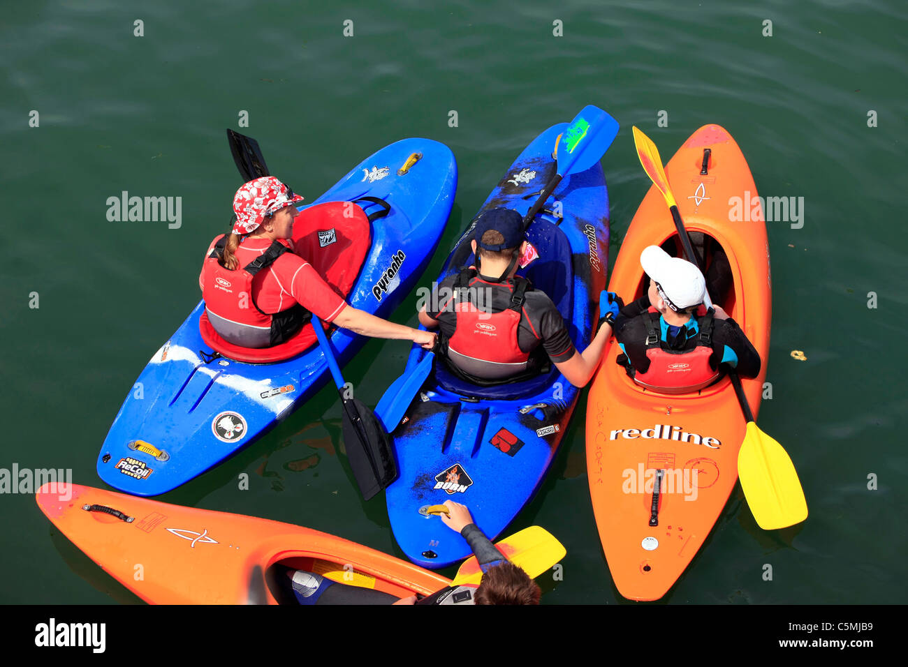 Teenagers and kayaking hi-res stock photography and images - Alamy