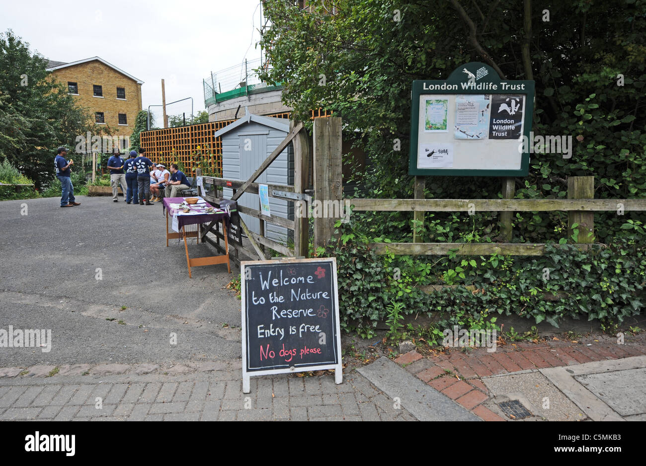 London gunnersbury triangle hi-res stock photography and images - Alamy