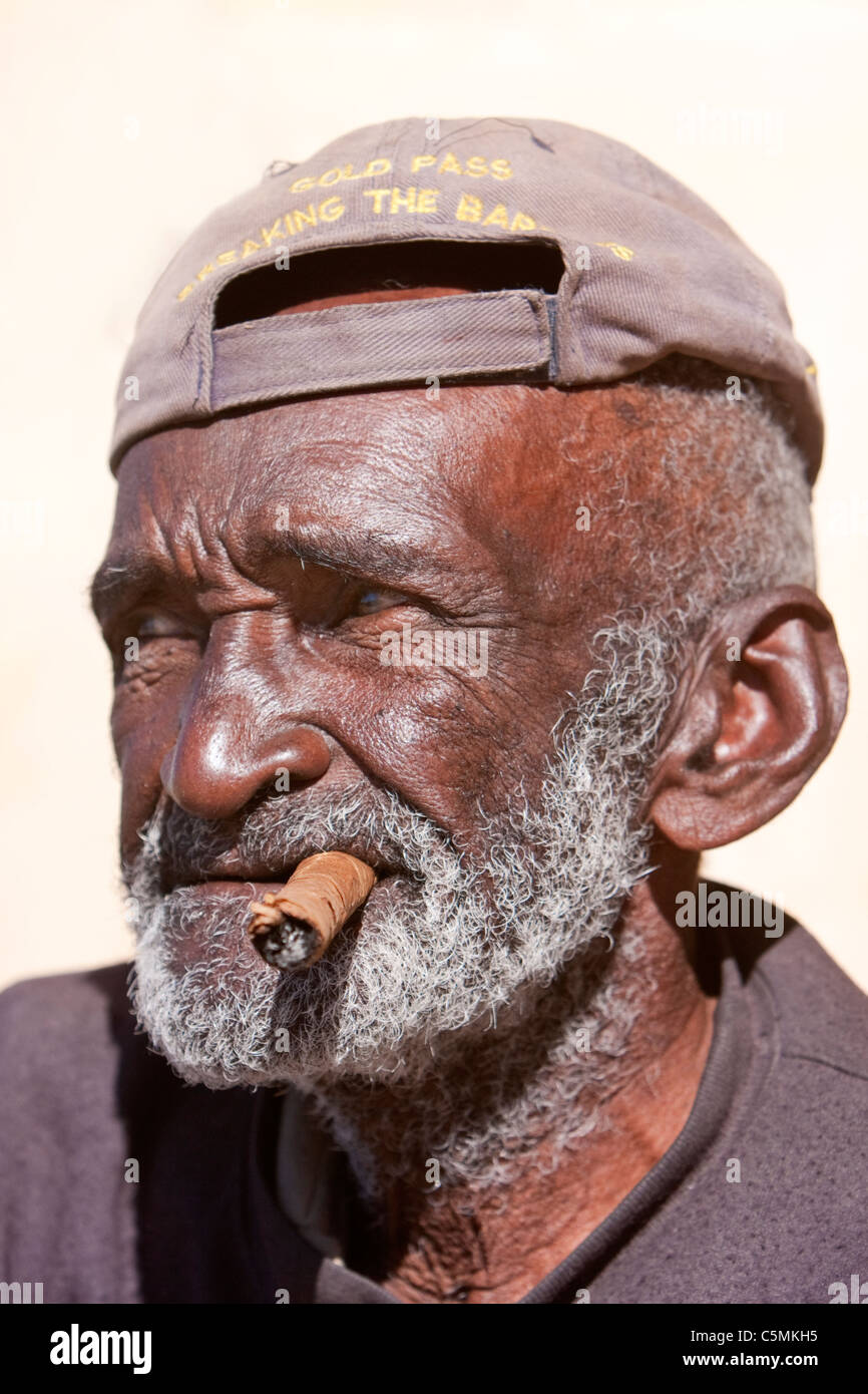 Cuban man hi-res stock photography and images - Alamy