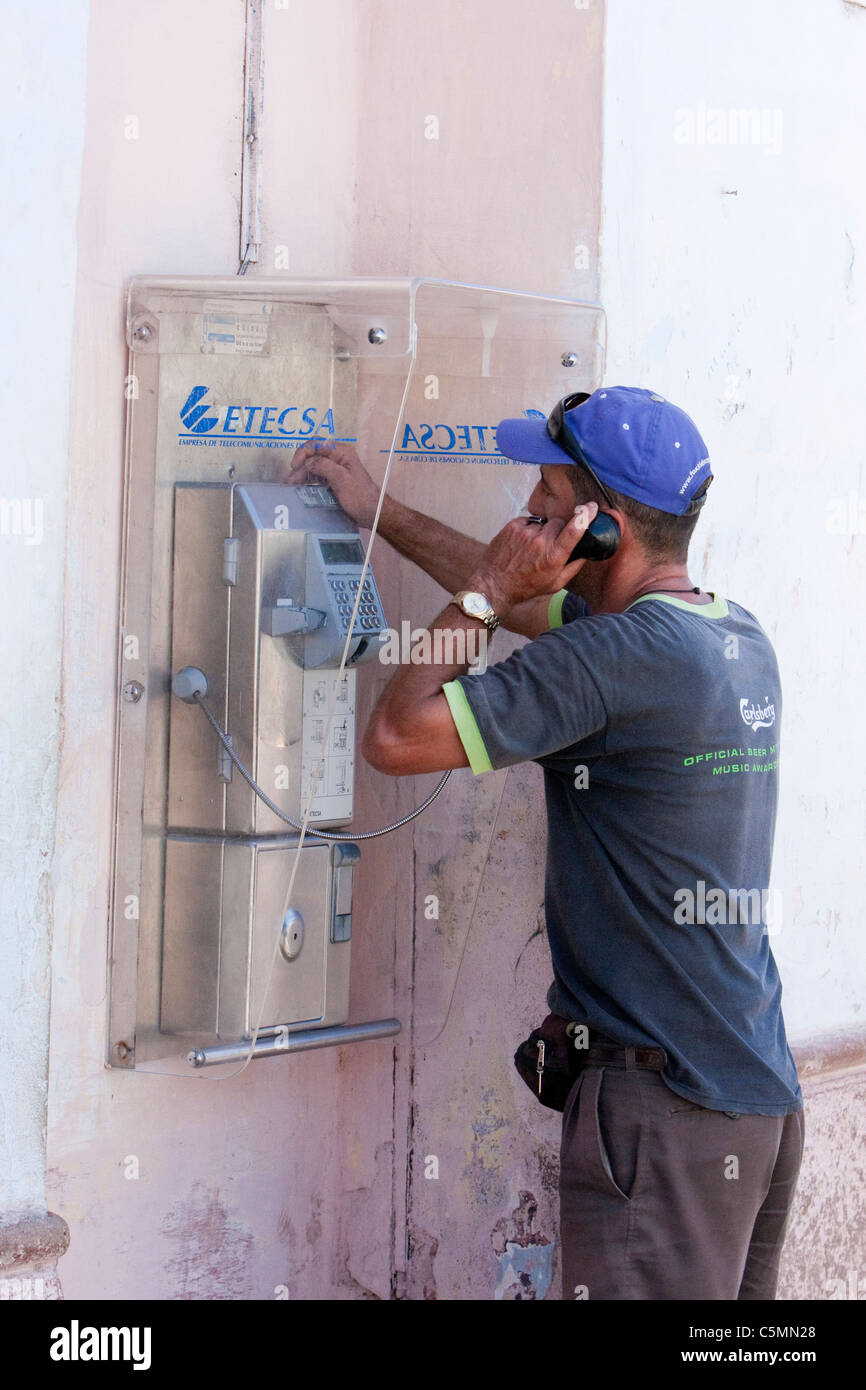 Phone booth cuba hi-res stock photography and images - Alamy