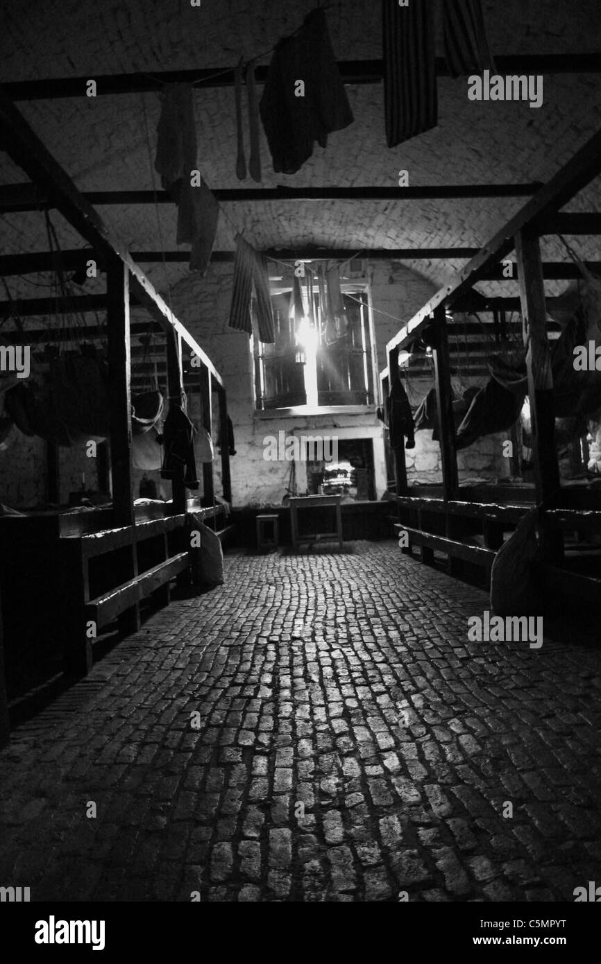 Barracks beds hi-res stock photography and images - Alamy