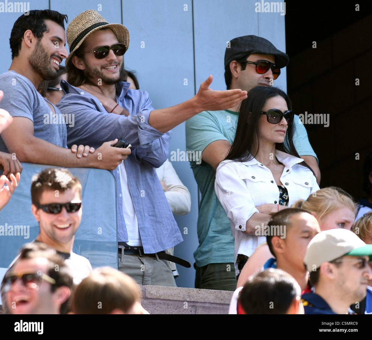 ASHTON KUTCHER DEMI MOORE ASHTON AND DEMI AT LA GALAXY V MANCHESTER ...