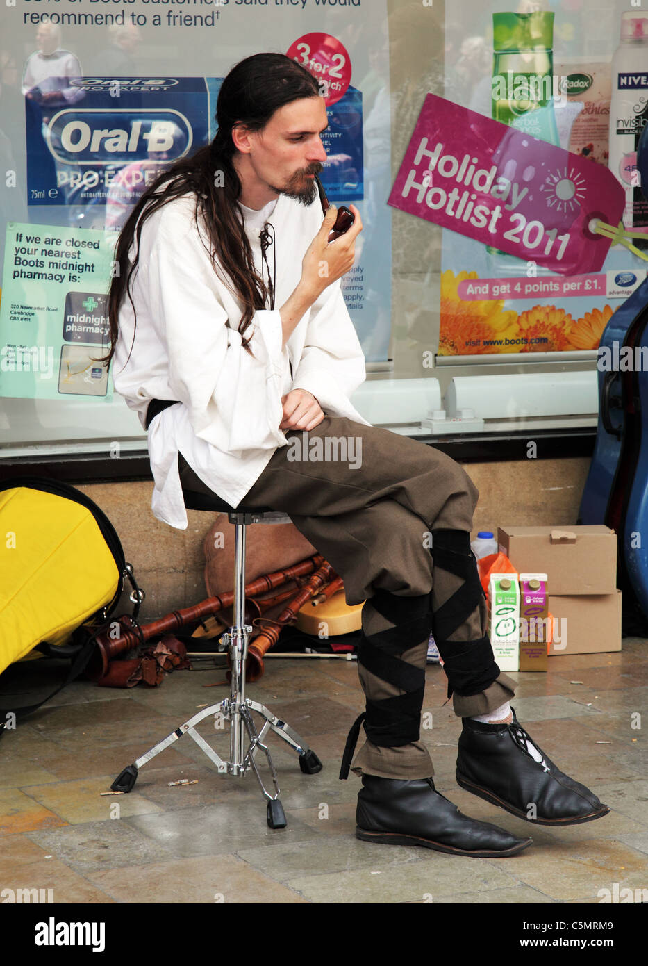 Cambridge Busker High Resolution Stock Photography and Images - Alamy