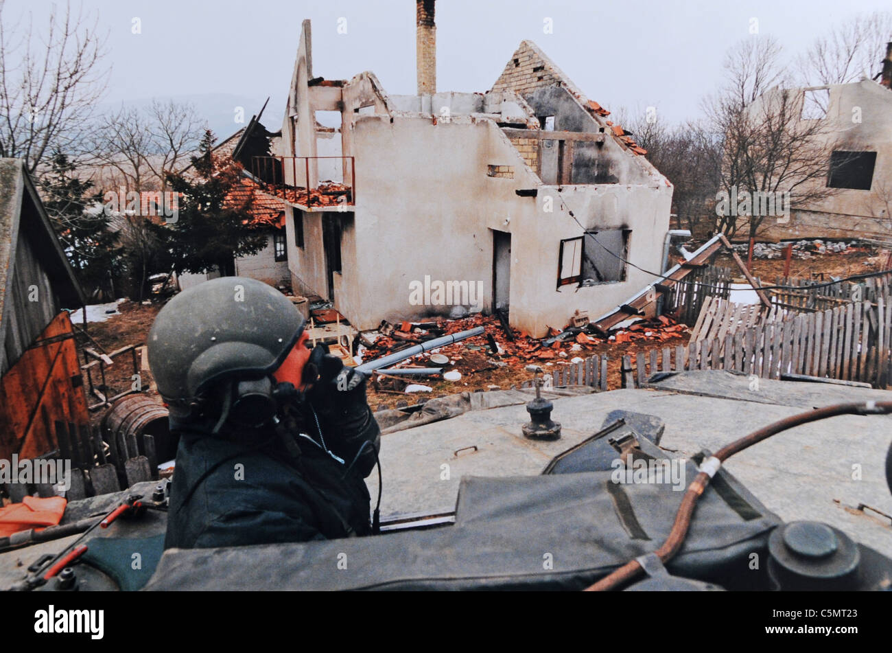 British peacekeeping troops from the Queen's Royal Hussars in Bosnia in ...