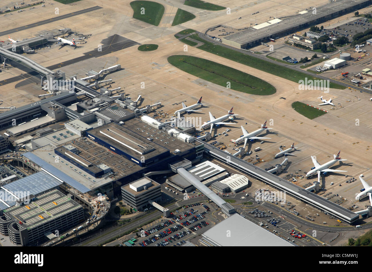 Gatwick aerial hi-res stock photography and images - Alamy