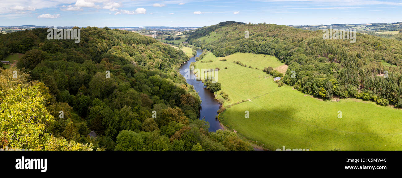 A panoramic view of the Wye Valley from the viewpoint on Symonds Yat ...