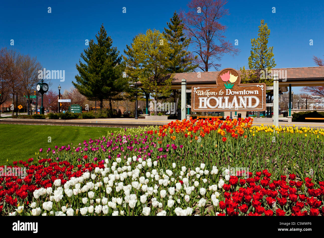 The city of Holland, Michigan welcome sign with spring tulips Stock ...