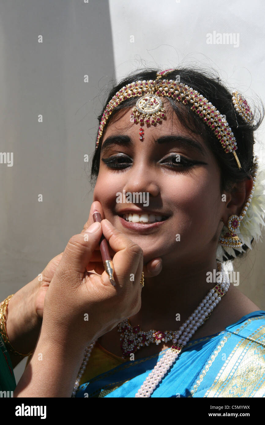 oriental indian dance group in rome italy Stock Photo - Alamy