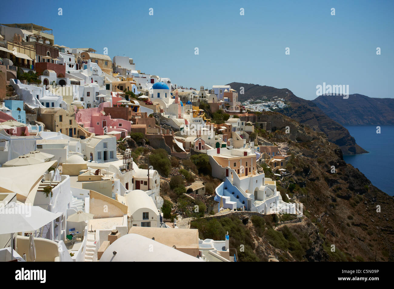 Oia cliff top village hi-res stock photography and images - Alamy