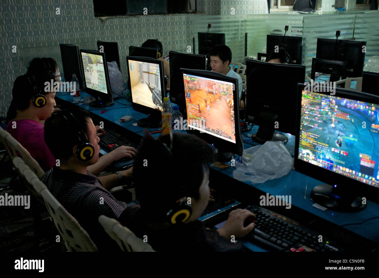 Internet cafe china beijing hi-res stock photography and images - Alamy