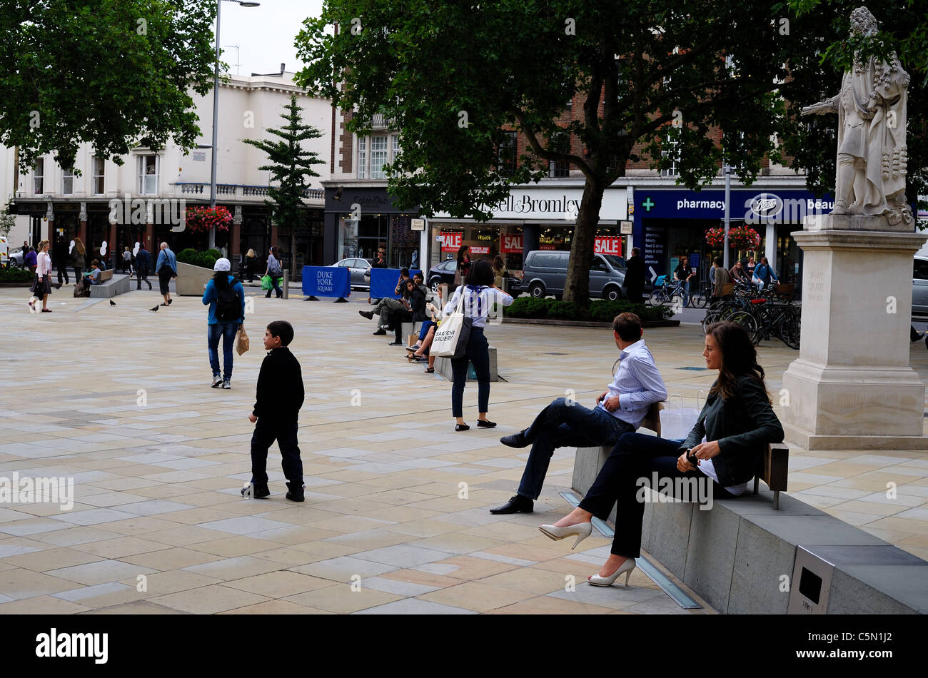 London sloane street shops hi-res stock photography and images - Alamy