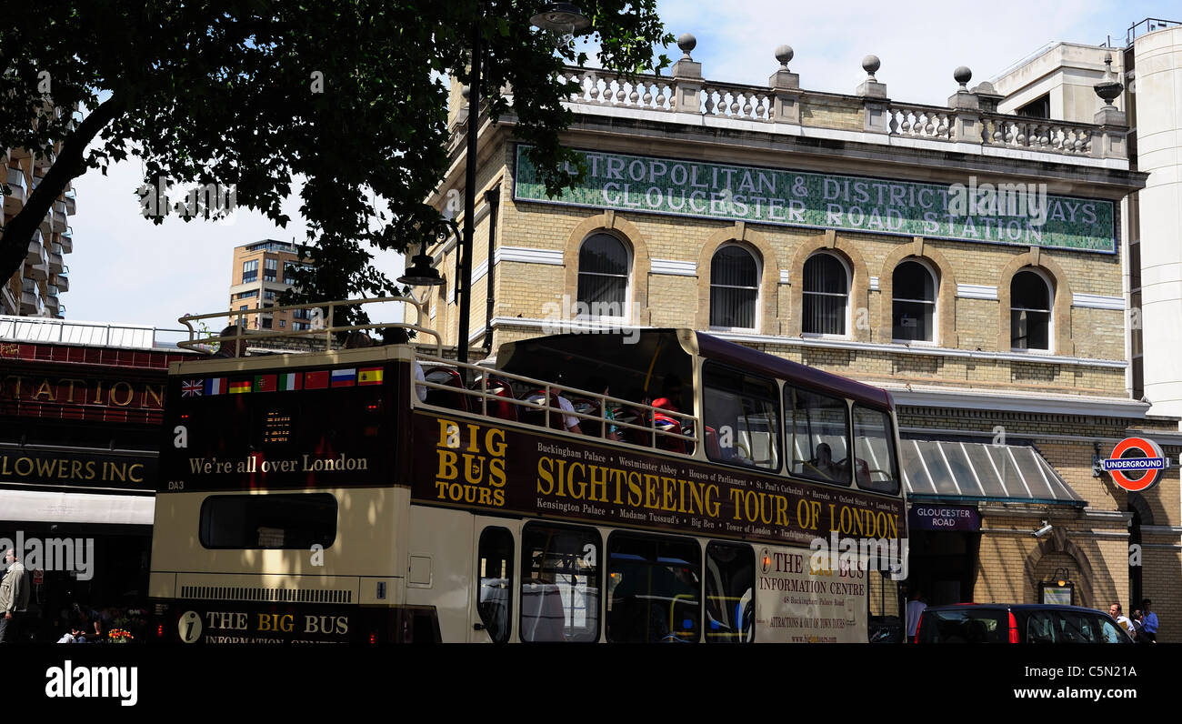 London bus chelsea street hi-res stock photography and images - Alamy