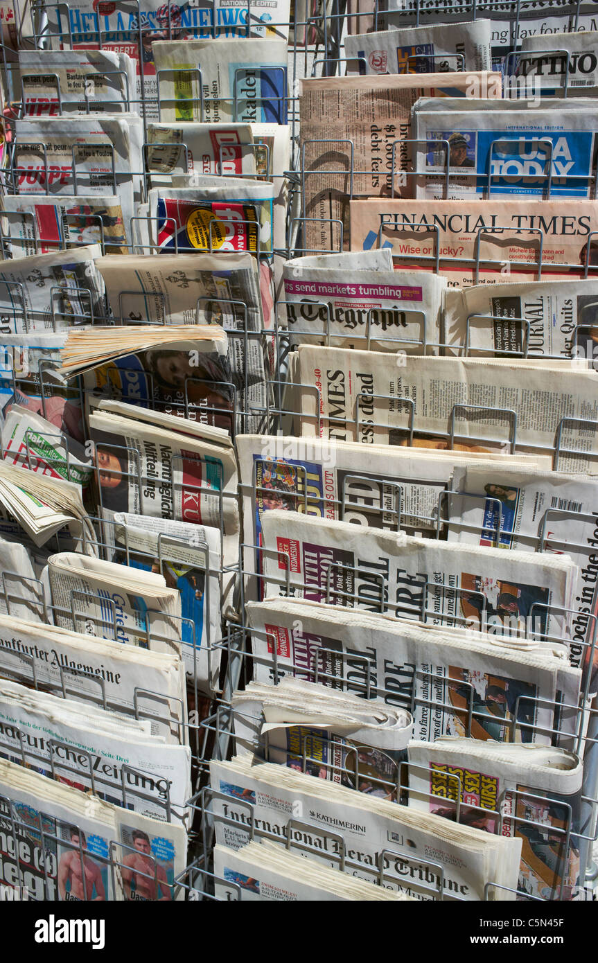 Newspapers display hi-res stock photography and images - Alamy